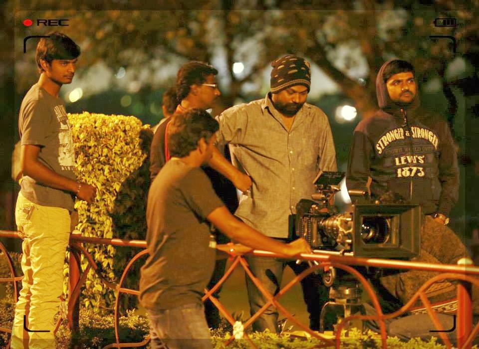 Kotha Janta Working Stills - Hot Photos in Saree