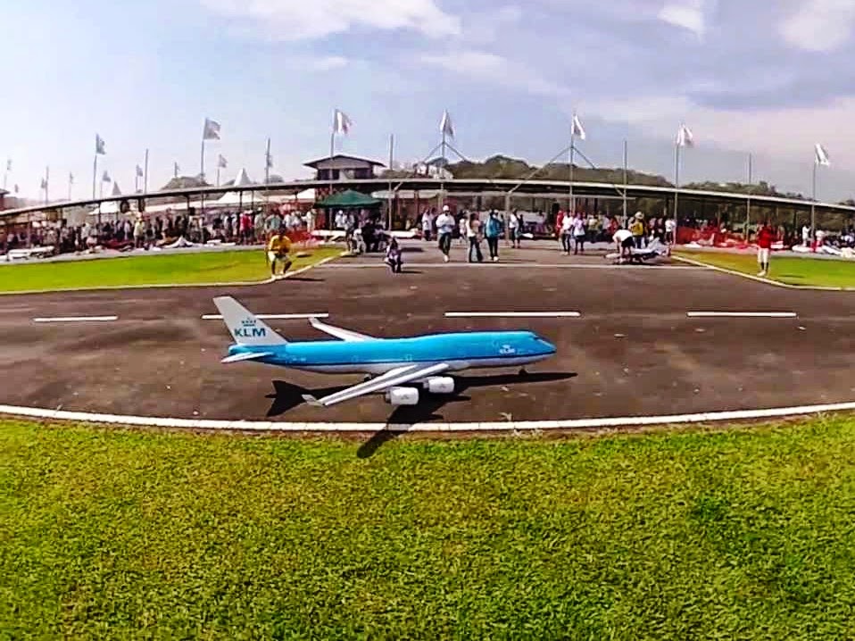 UAV ACTUAL: Boeing 747 RC