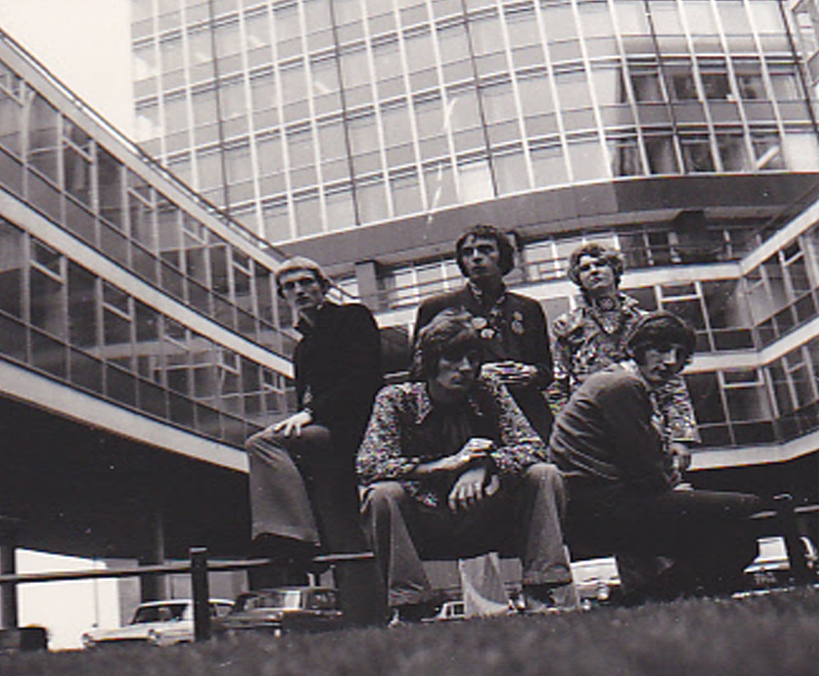 ART INTO DUST: The Syn: Previously Unseen Pictures