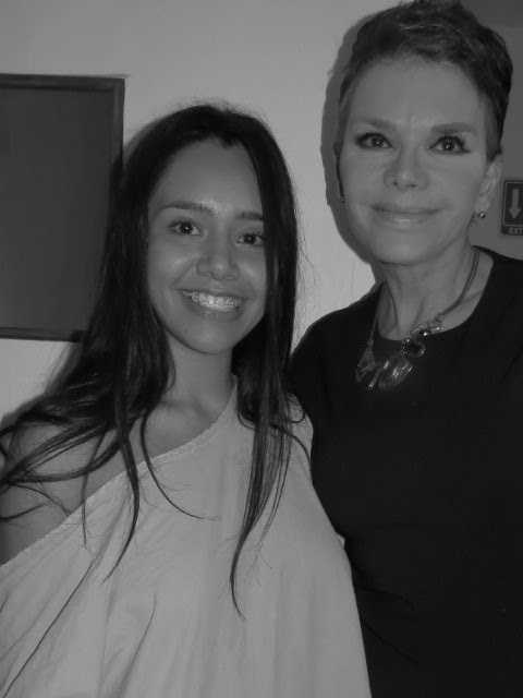 POR LA LUPA: SHARON GAYTAN Y ALEJANDRA HAYDEE LOCAS POR EL TEATRO