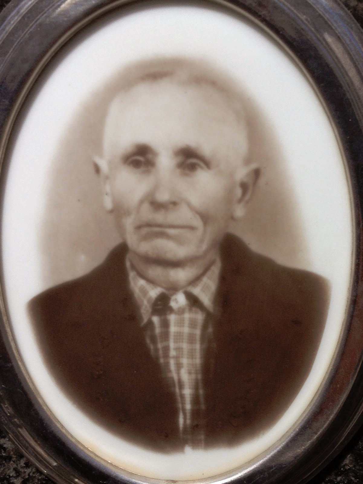 Family Sleuther: Brotherhood in the Cemetery