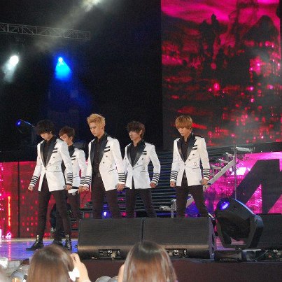 CREANDO PASIONES: Locura Adolescente de una Ajhuma 3°: El music Bank