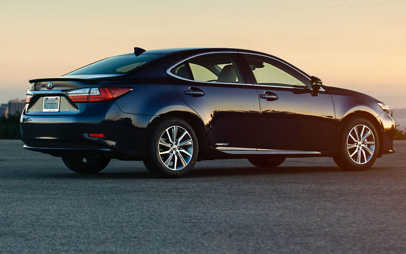 Lexus ES 350/300h 2016: fotos e especificações oficiais