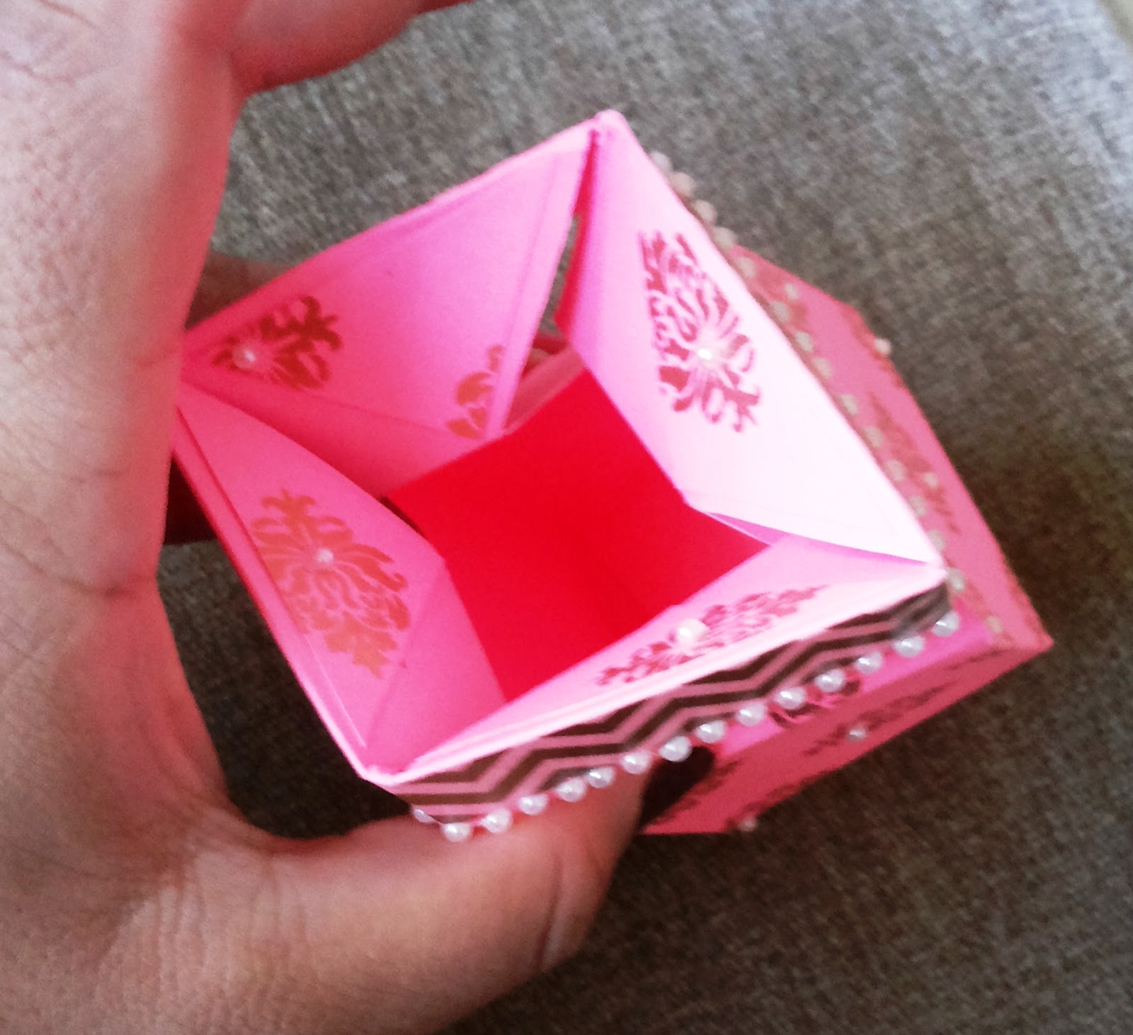 VREnchanted Color, Craft & more....: Pink gift box