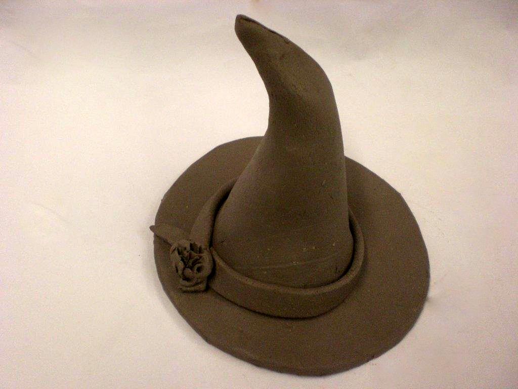 Oogly: Witch's Hat Made from Clay
