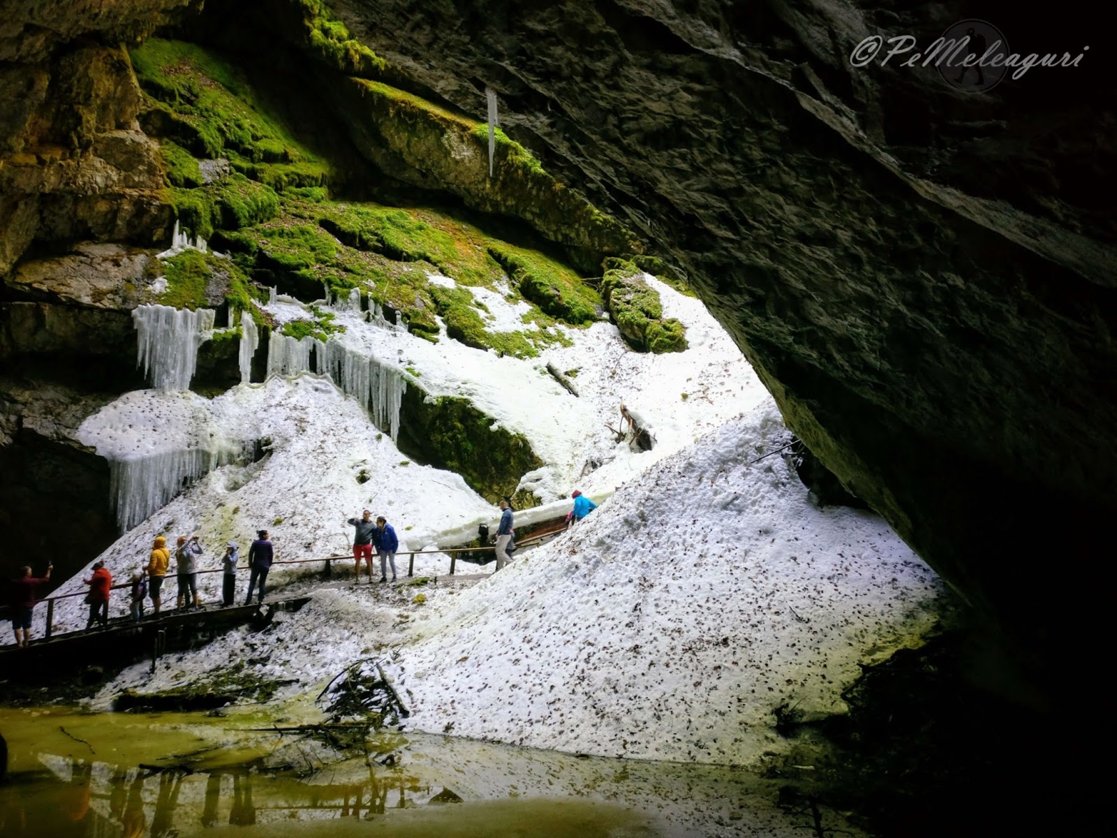 Atracții turistice în Alba: Peștera Ghețarul de la Scărișoara și ...