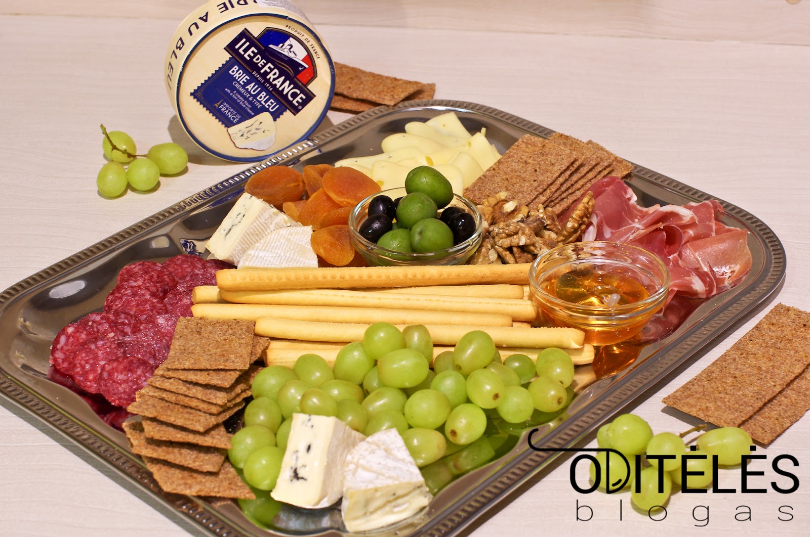 Oditėlės blogas: UŽKANDŽIŲ PADĖKLAS