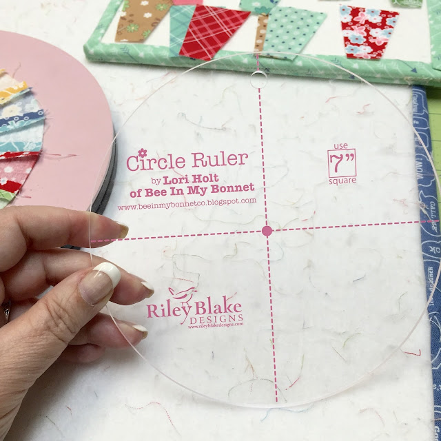 Bee In My Bonnet: Dresden Plate Tutorial using Sew Simple Shapes