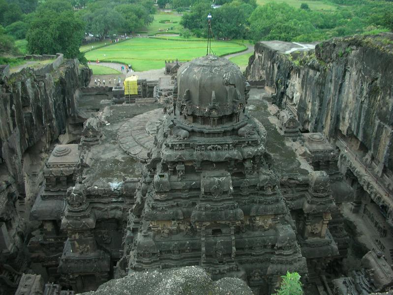 Alam Mengembang Jadi Guru: Gua-Gua Ellora - Candi-Candi Tebing Batu di ...