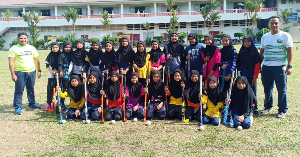 SEKOLAH KEBANGSAAN CONVENT MUAR: LATIHAN HOKI