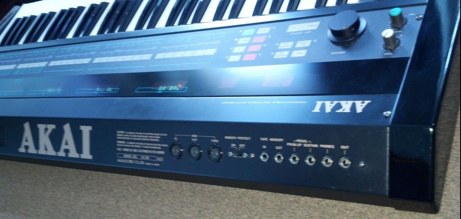 MATRIXSYNTH: Akai AX80 Analog Synthesizer with Original Box