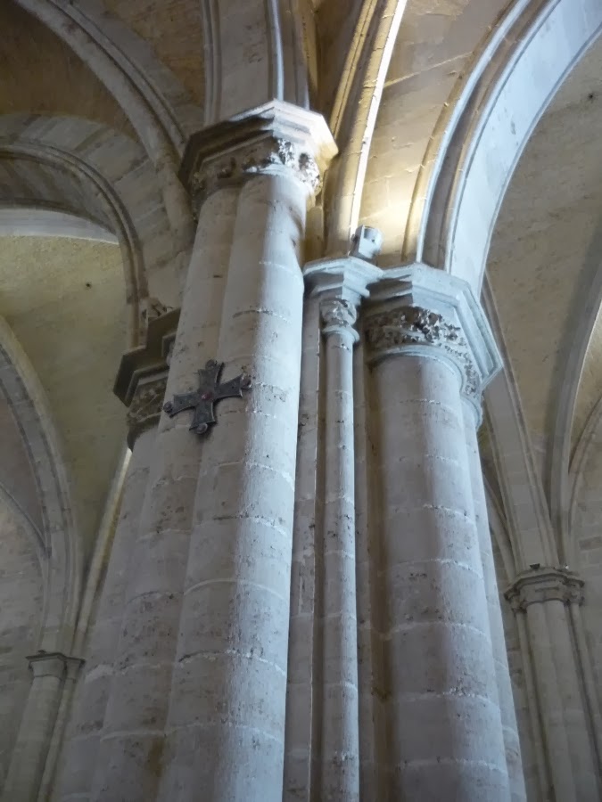 La Belleza y el Tiempo: Los Pilares de la Tierra (V)