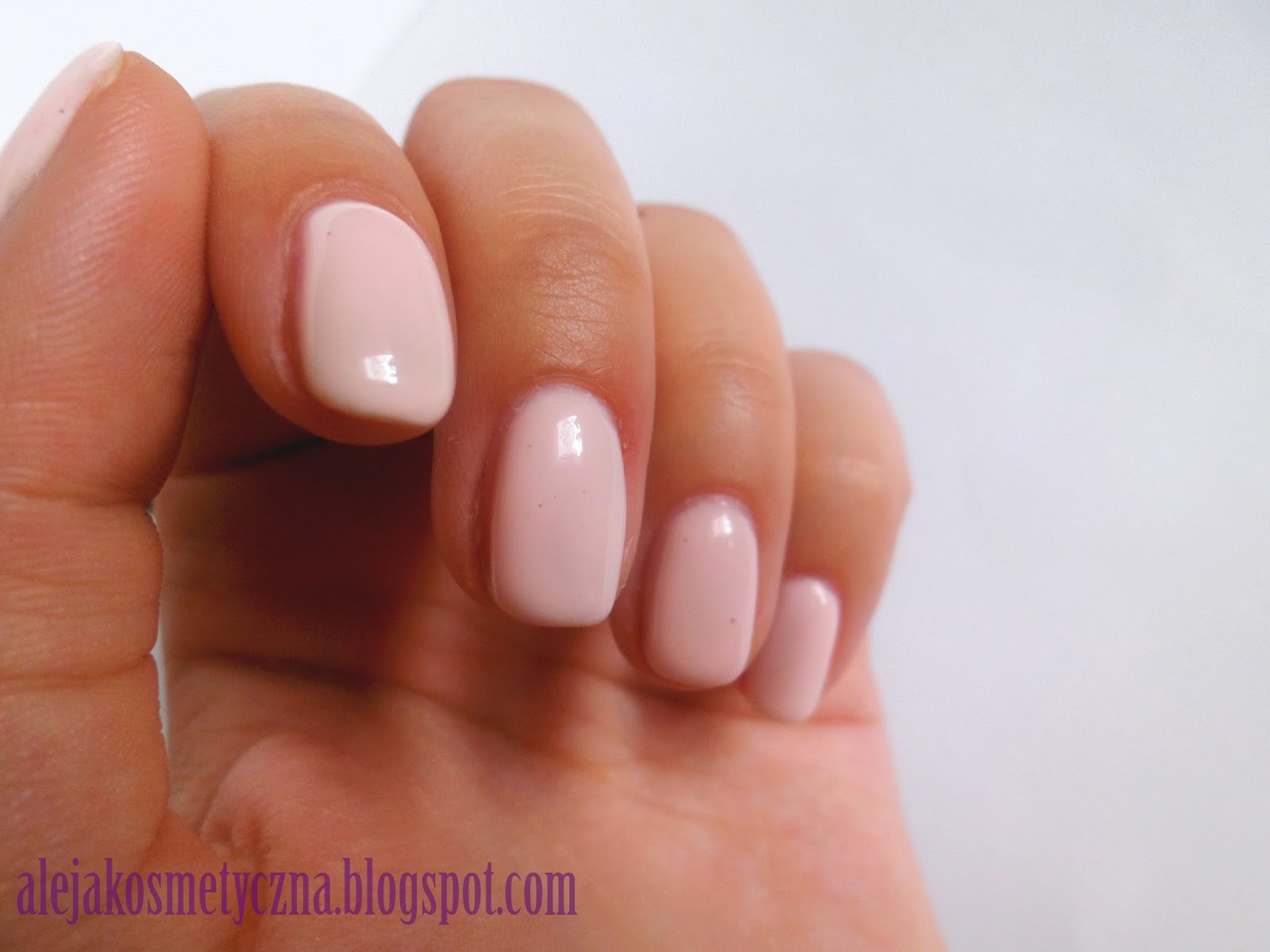 Lakier hybrydowy Semilac nr 032 Biscuit; podstawowy zestaw do manicure ...