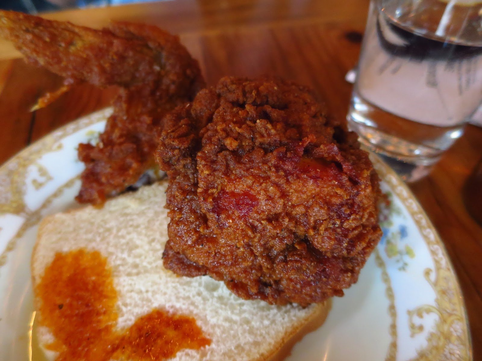 Smokin' Chokin' and Chowing with the King: Buck's Chicken & Biscuits