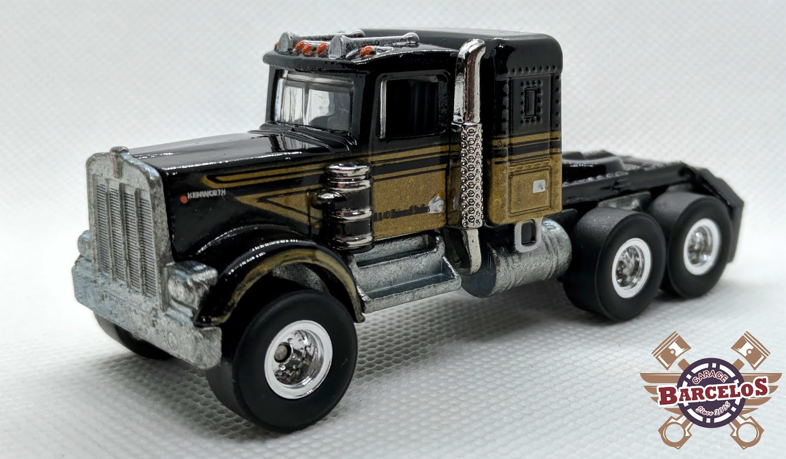 Hot Wheels '75 Kenworth W900 Smokey And The Bandit | Barcelos Garage