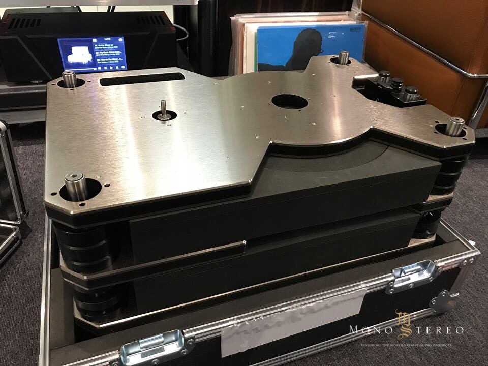 KRONOS PRO TURNTABLE INSTALLATION – M & S | Ultimate High-Fidelity