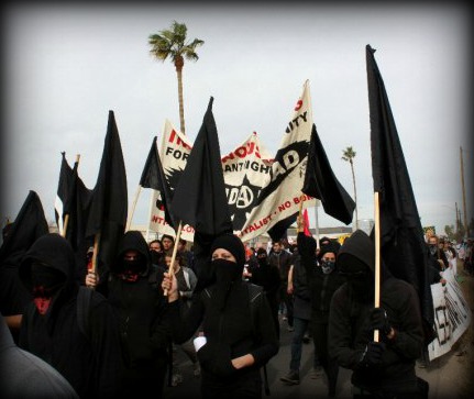 Laboratoire Urbanisme Insurrectionnel: BLACK BLOCS