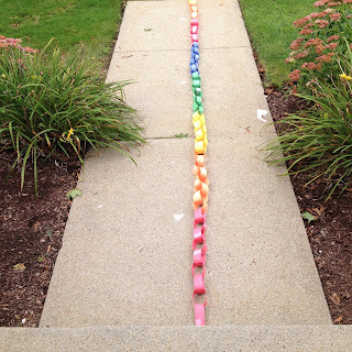 H A R I N I : 307. The Guinness World Record of the Longest Paper Chain