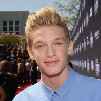 Herren-Frisurentrends: Sommer-Frisuren für Männer - Cody Simpson Hair