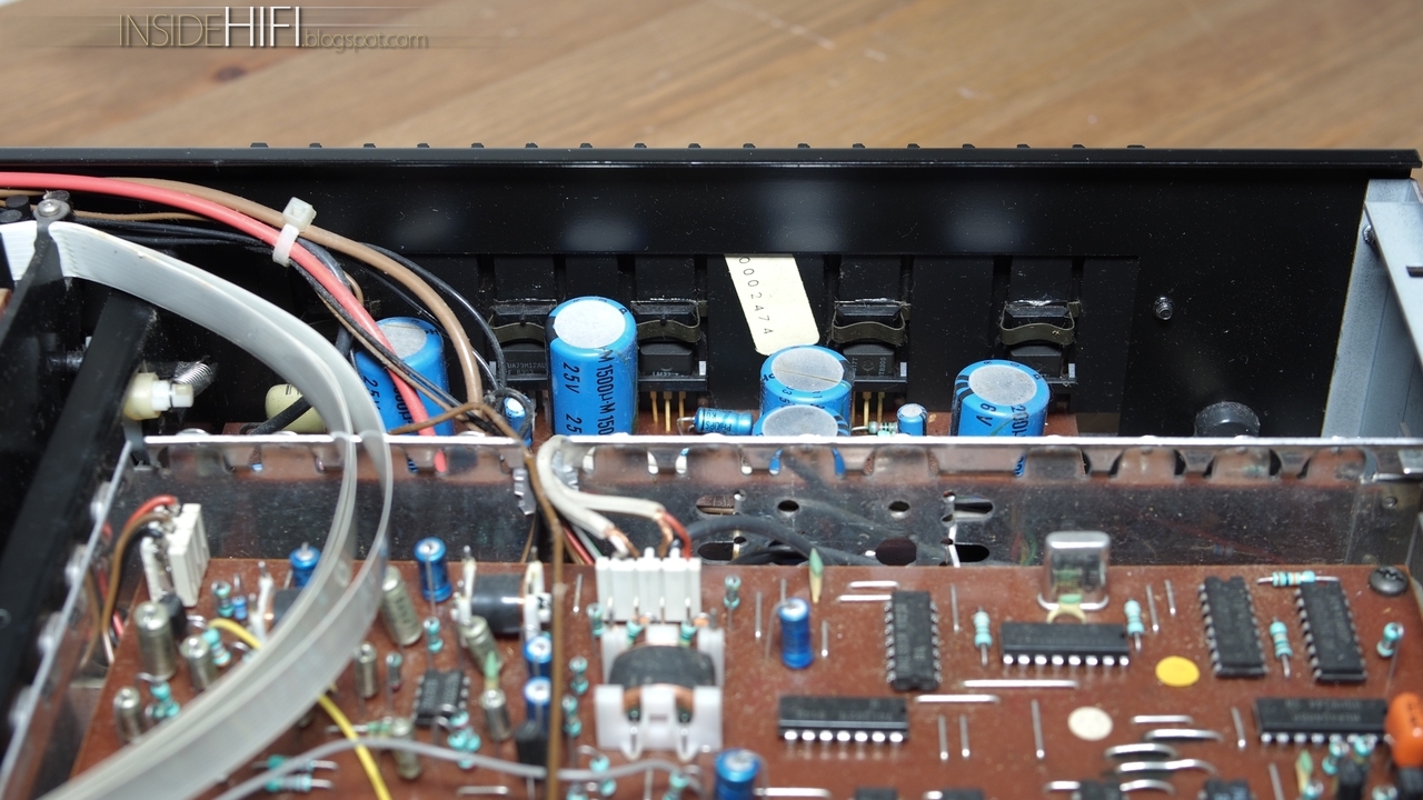 Inside Hi-Fi: Philips CD 300 (CD300/00)