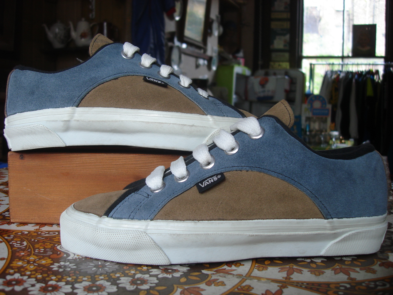 theothersideofthepillow: vintage VANS lampin' style #86 stone suede ...