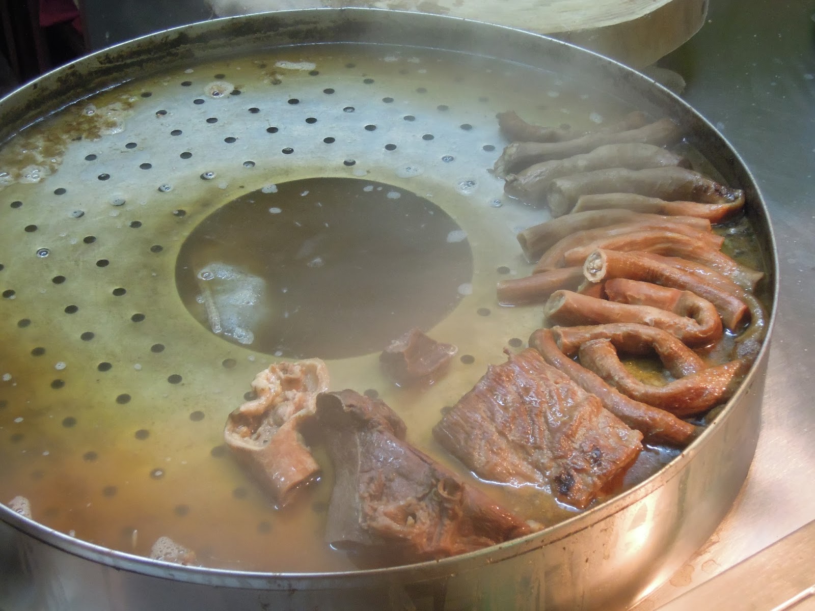 A Field Guide to Chinese Street Food: Cow Organs and Radishes