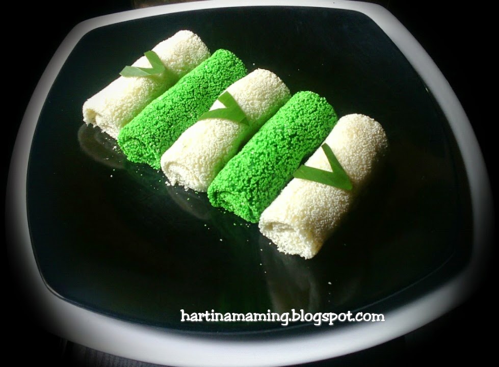 DaPuR UmMaHaT: "Kaddo Boddong" ( Dadar Ketan khas Bugis)