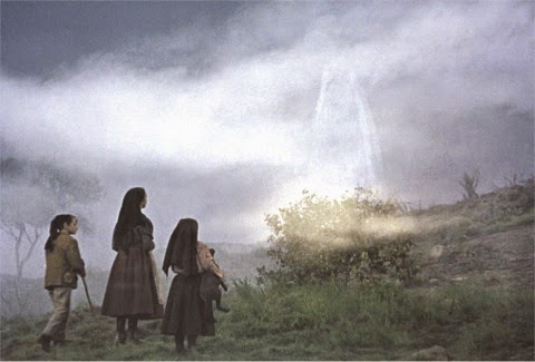Our Lady of Fatima: CHAPTER 12 - THE FLYING SPHERE OF LIGHT