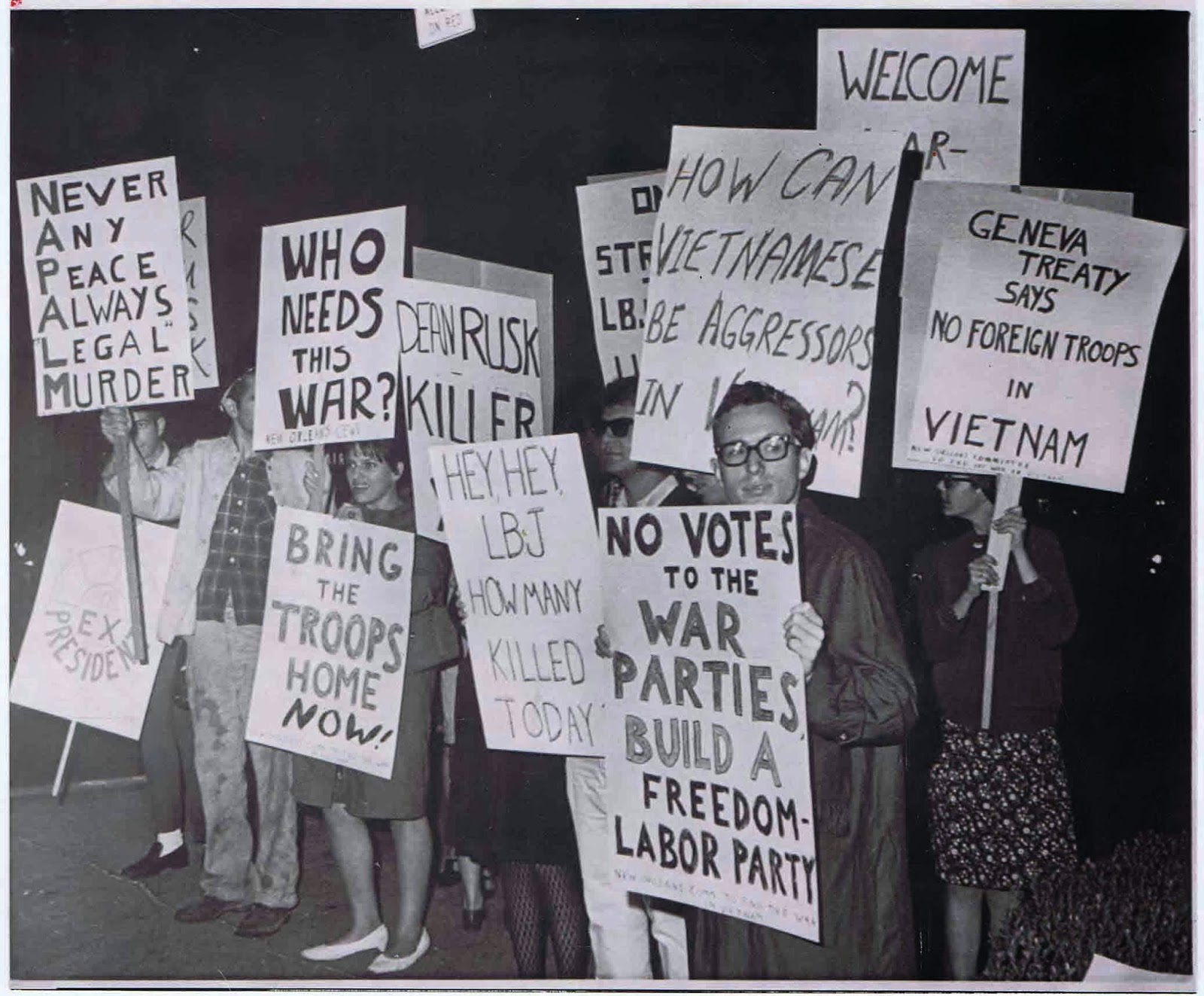 A Guerra do Vietnã: Políticas do governo Johnson e a Ofensiva TET