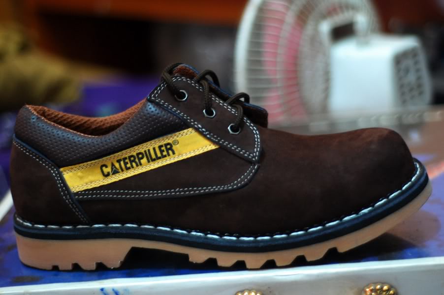 PUSTAKA SEPATU: Sepatu Caterpillar