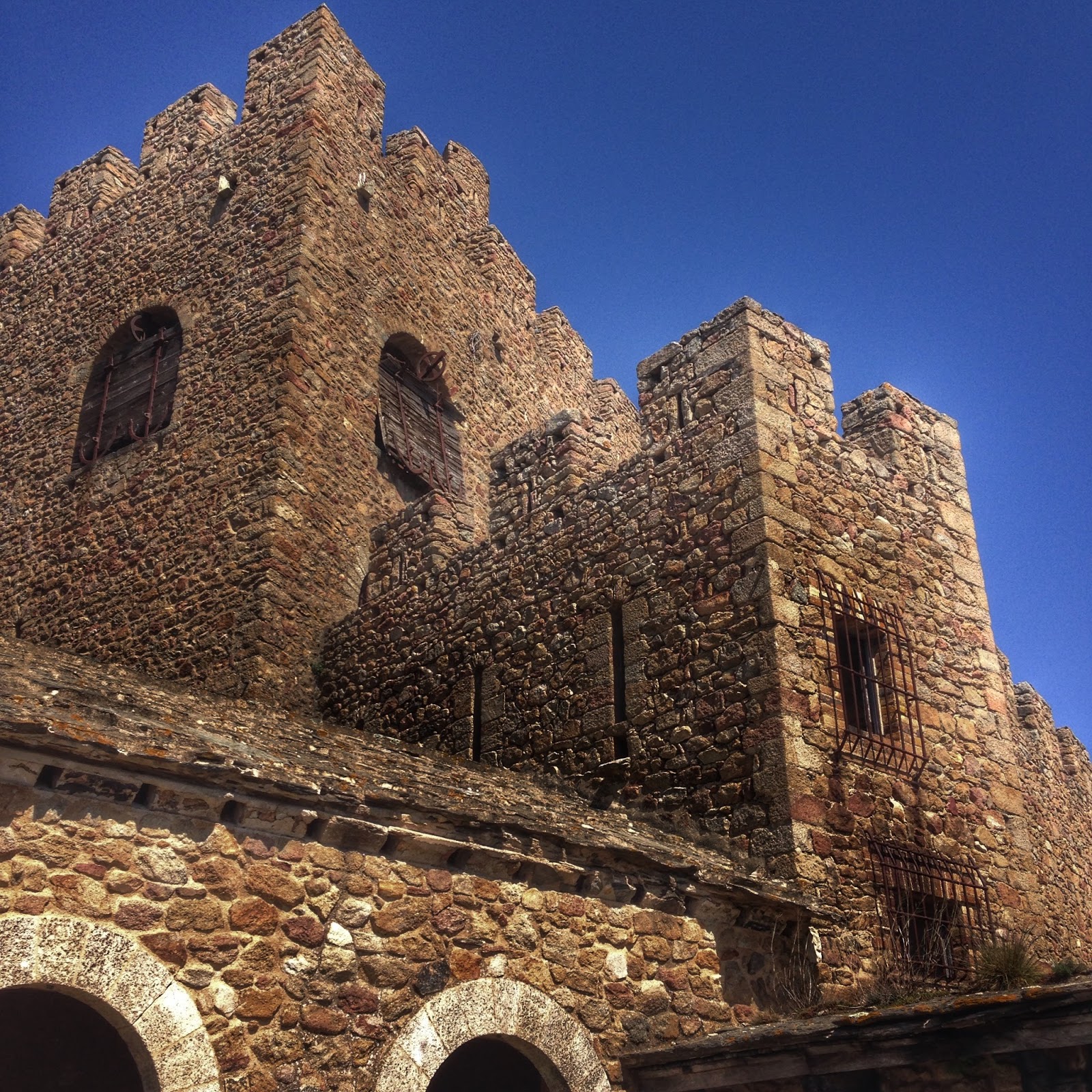 Catalunya a través de mis ojos: Castillo Requesens (Castell Requesens ...