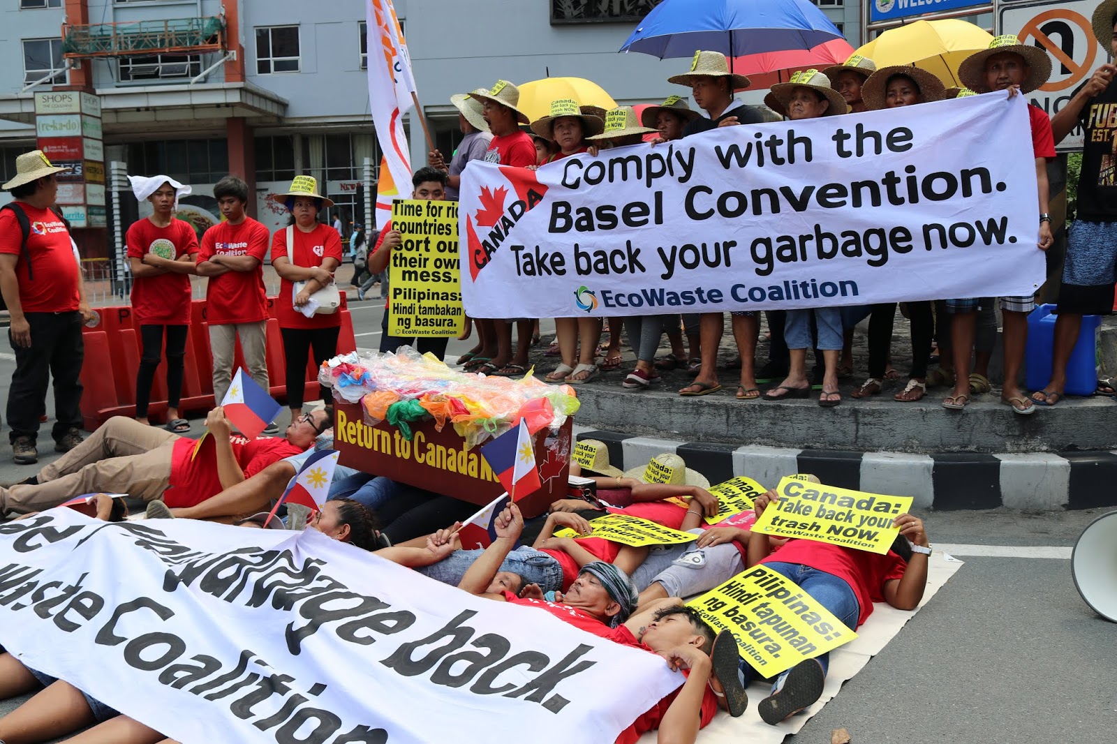 Environmental Activists Step Up Protest over Unreturned Garbage from Canada