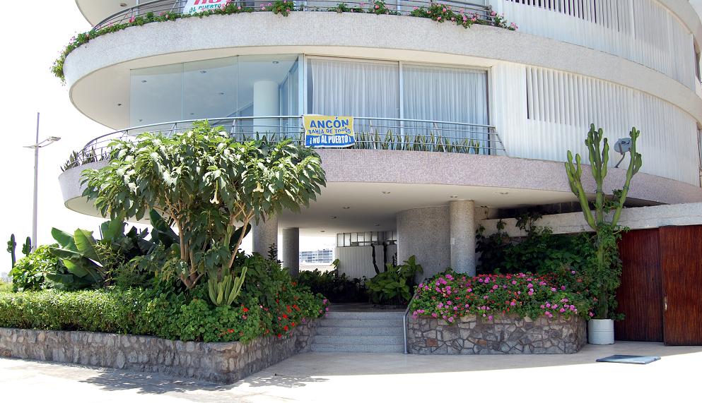 La Forma Moderna en Latinoamérica: EDIFICIO NEPTUNO EN ANCÓN