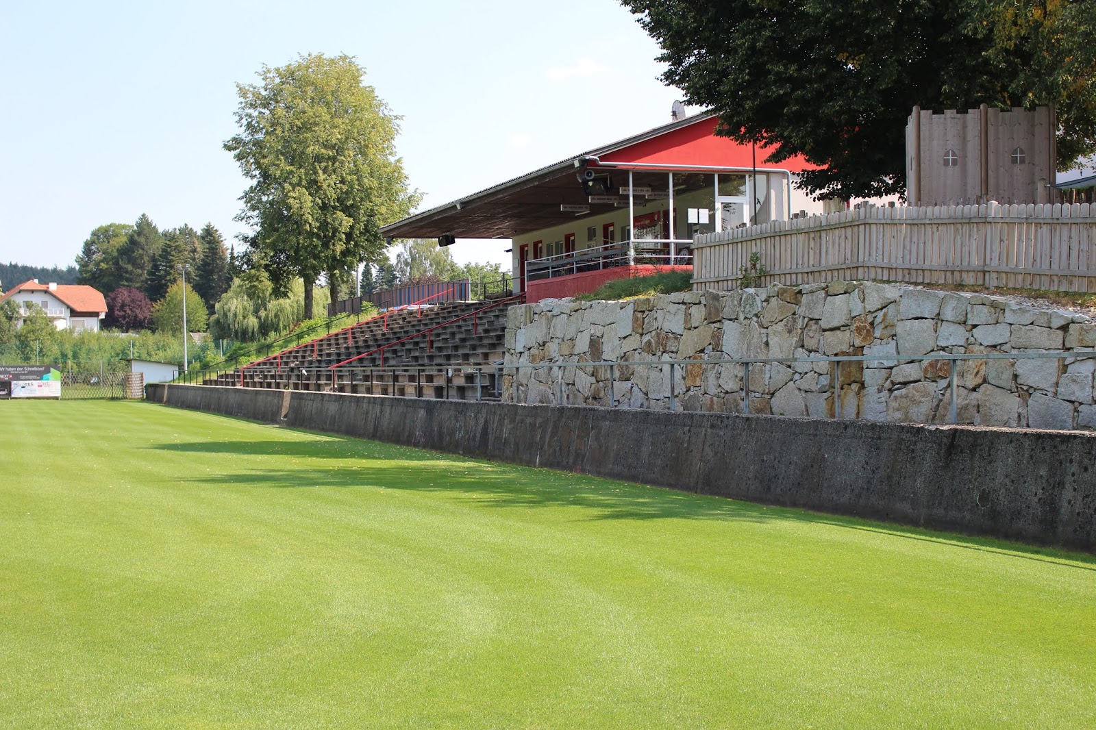 Stadien in aller Welt: Sportanlage Mehrnbach Österreich - Groundspotting