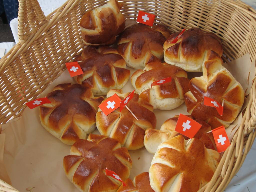 Torrey and Claire: Schweizer Bundesfeier - Swiss National Day