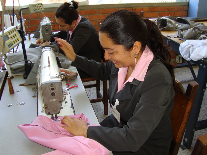 CONFECCIONES TEXTILES: TEXTILES Y CONFECCIONES