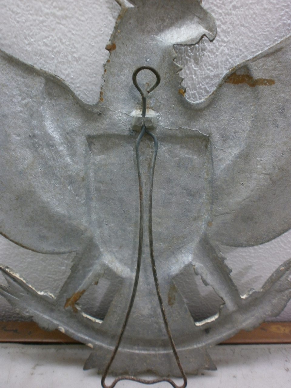 Antikpisan: Burung Garuda Berbahan Besi Cor