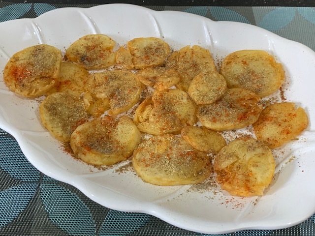 Shobha's Food Mazaa: TUK PATATA (Crispy Fried Potatoes)
