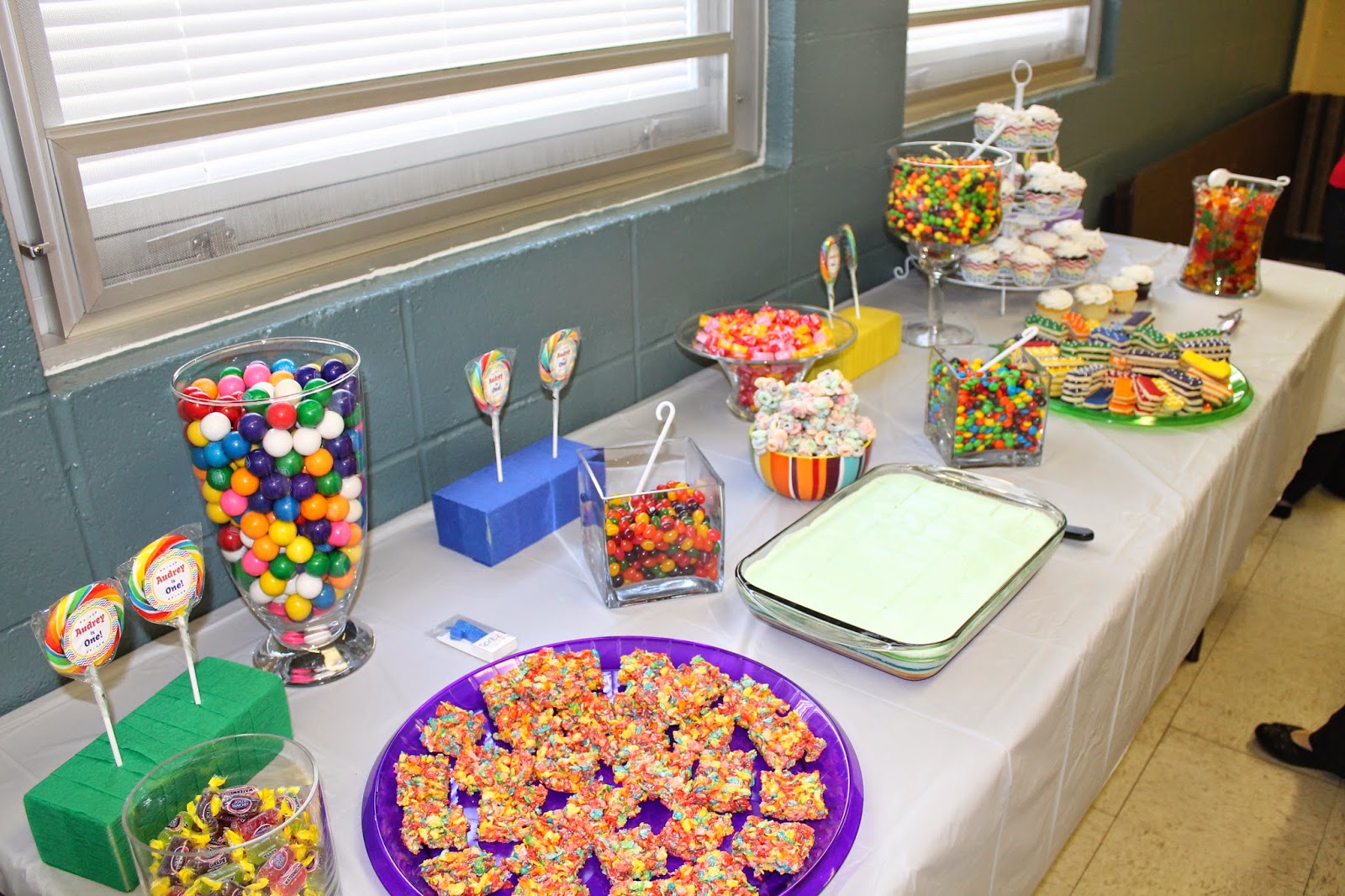 Your Perfect Event: 1st Birthday Rainbow Explosion