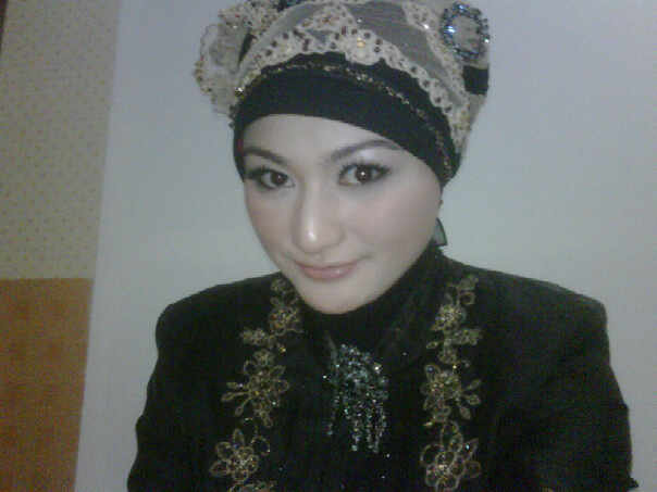 one day with mycelebrity: PHOTO GALLERY DEBBY AYU