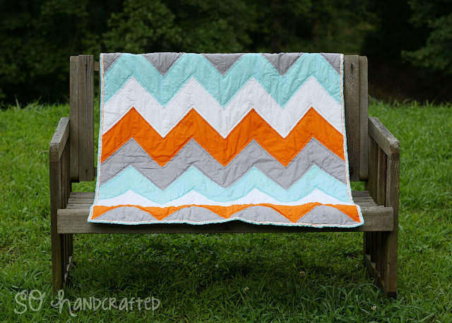 SO Handcrafted: Baby Chevron Quilt Complete