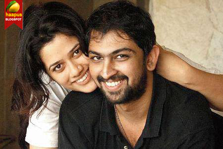 Girija Oak with Husband Suhrud Godbole | Cute Marathi actresses ...