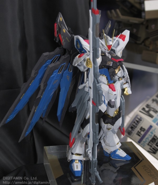 METAL BUILD: 1/100 Strike Freedom Gundam Exhibited at Tamashii Nations ...