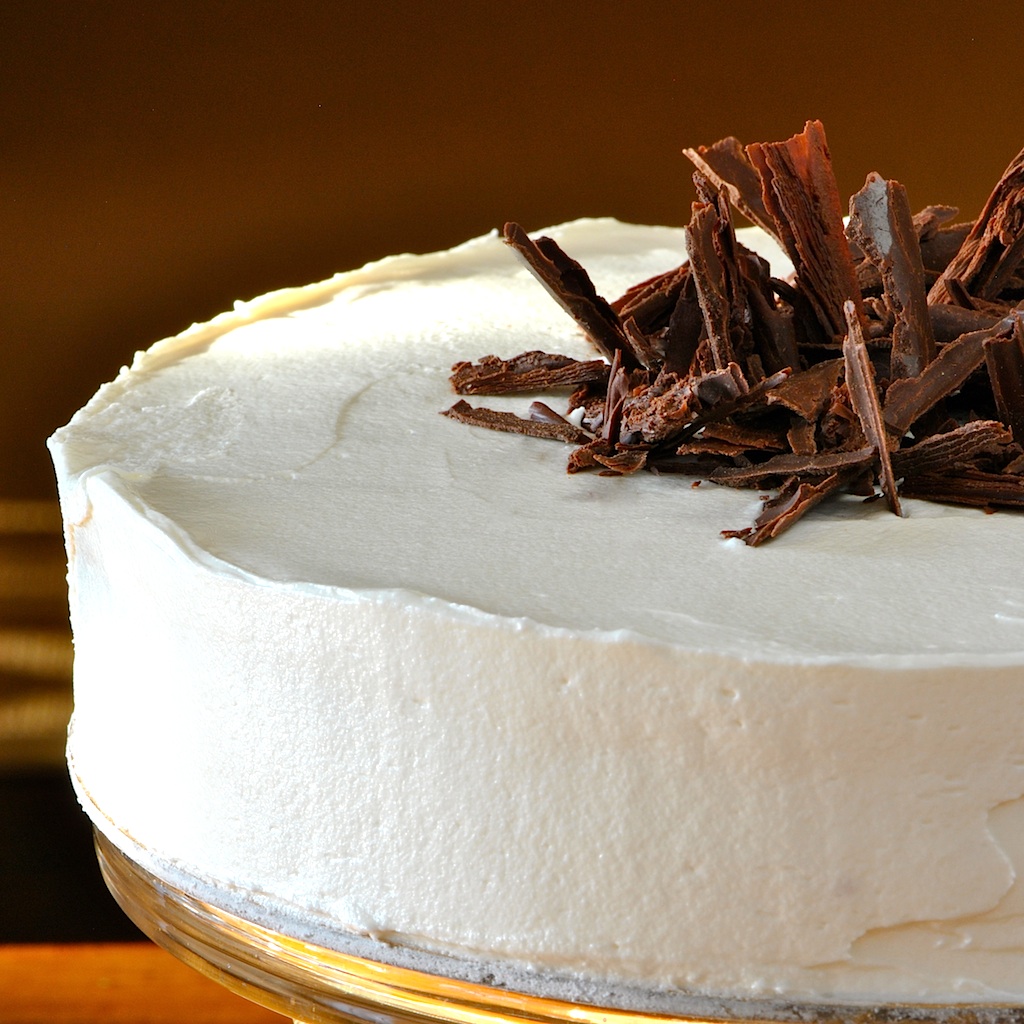 JULES FOOD...: Quick Vanilla Buttercream Frosting with White Vanilla ...