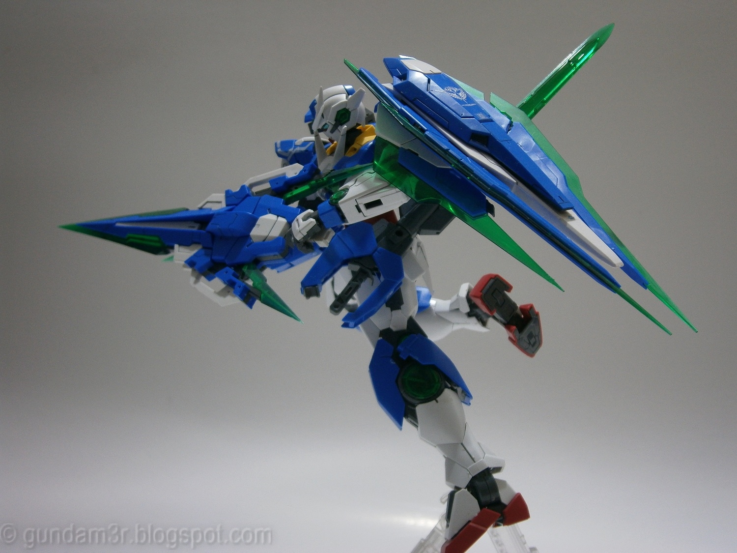 Add On: GN Sword IV Full Saber for Gundam 00 Quanta MG Review Part 3