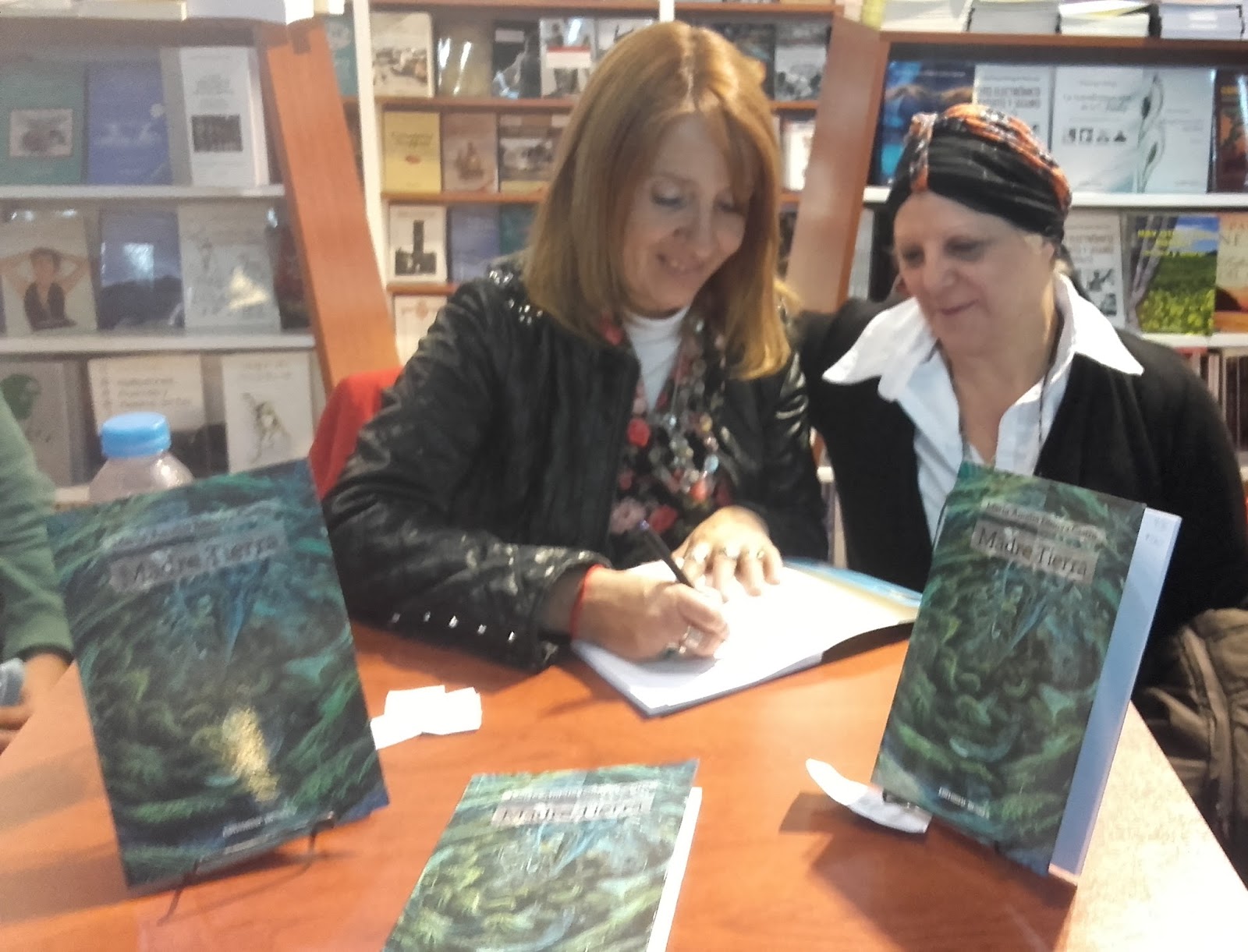 BIOGRAFIADELOSAUTORES: MARÍA AMELIA DINOVA CASTRO