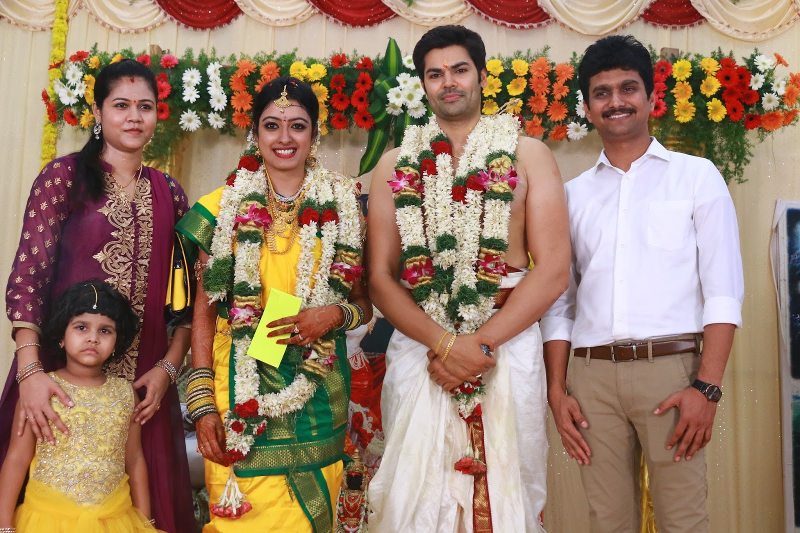 TOTAL CHENNAI NEWS: Ganesh Venkatram - Nisha Wedding Stills