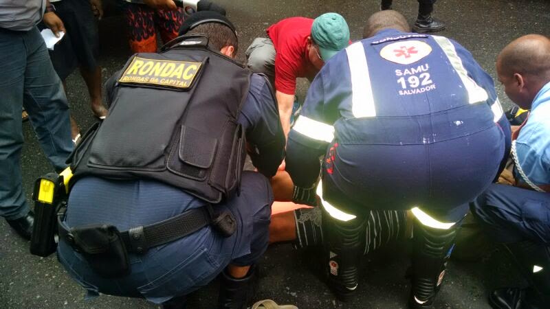 GUARDA MUNICIPAL DE SALVADOR (BA) PRESTA APOIO A VÍTIMA DE ACIDENTE ...