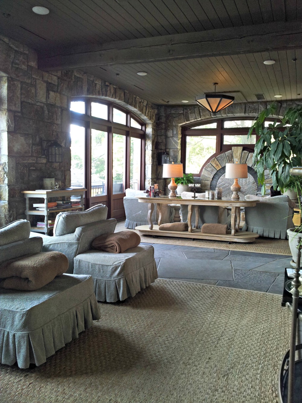 Pack Your Bags: A Traveler’s Look at the Old Edwards Inn and Spa in ...