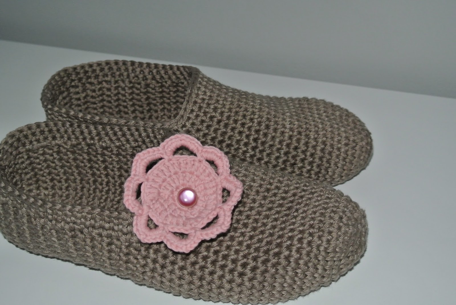 Hopeasydän: Virkatut tossut